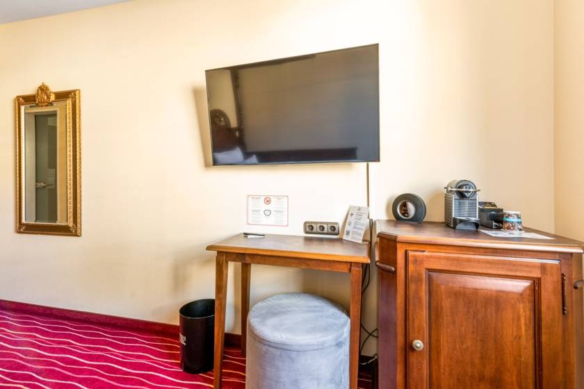 KING's HOTEL First Class