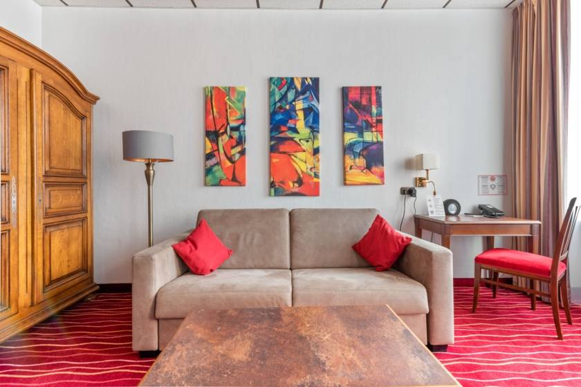 KING's HOTEL First Class