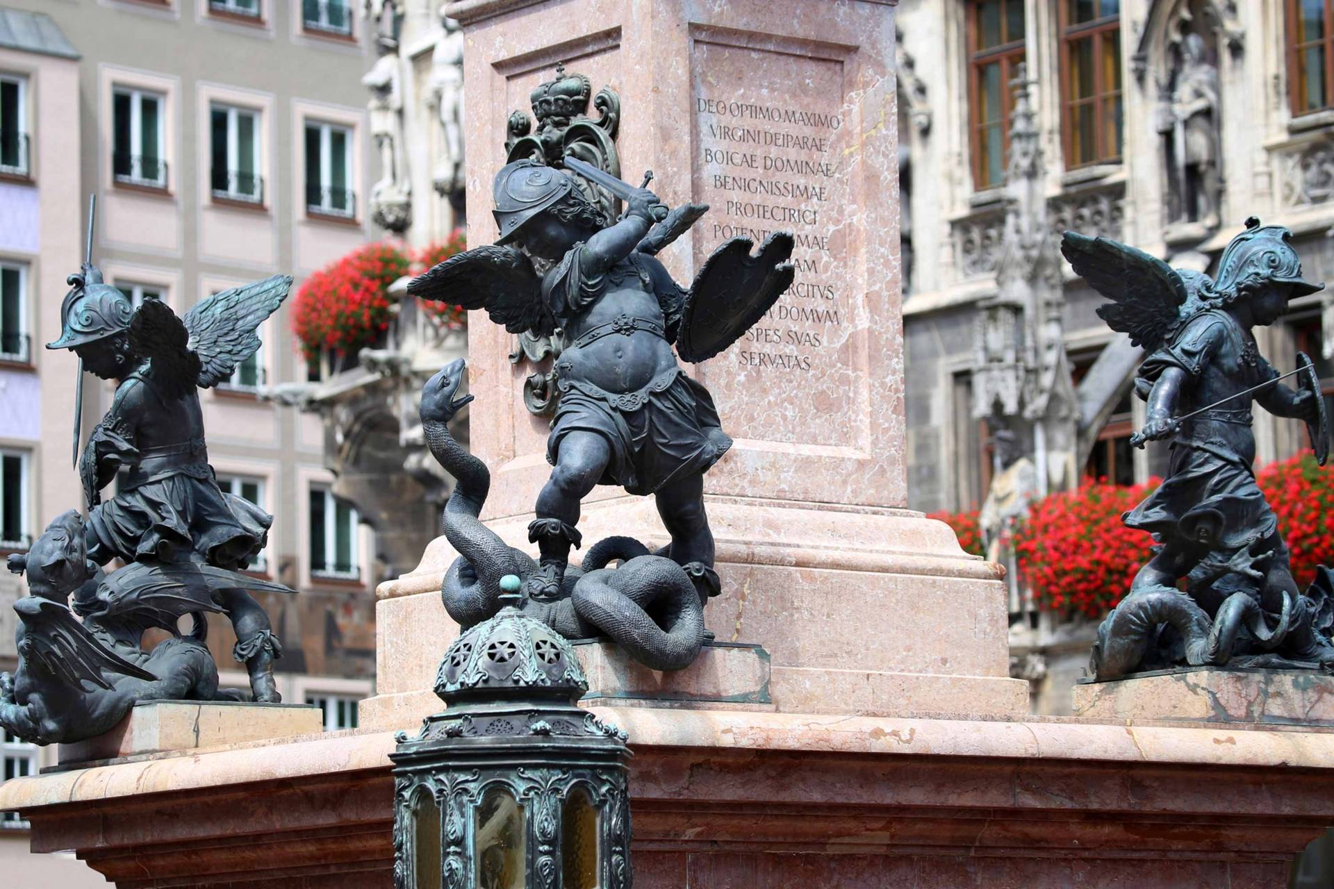 Marienplatz: the heart of the city | simply Munich