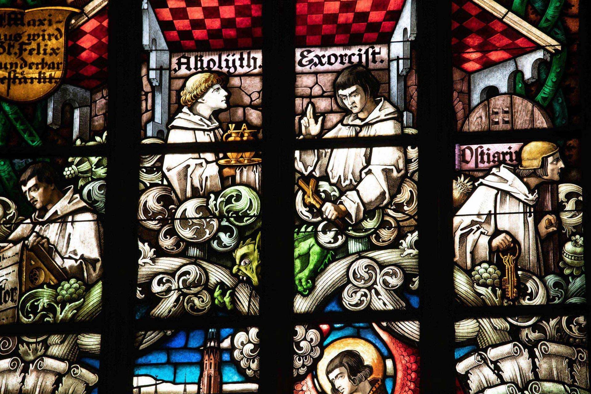 Church windows in Munich | simply Munich