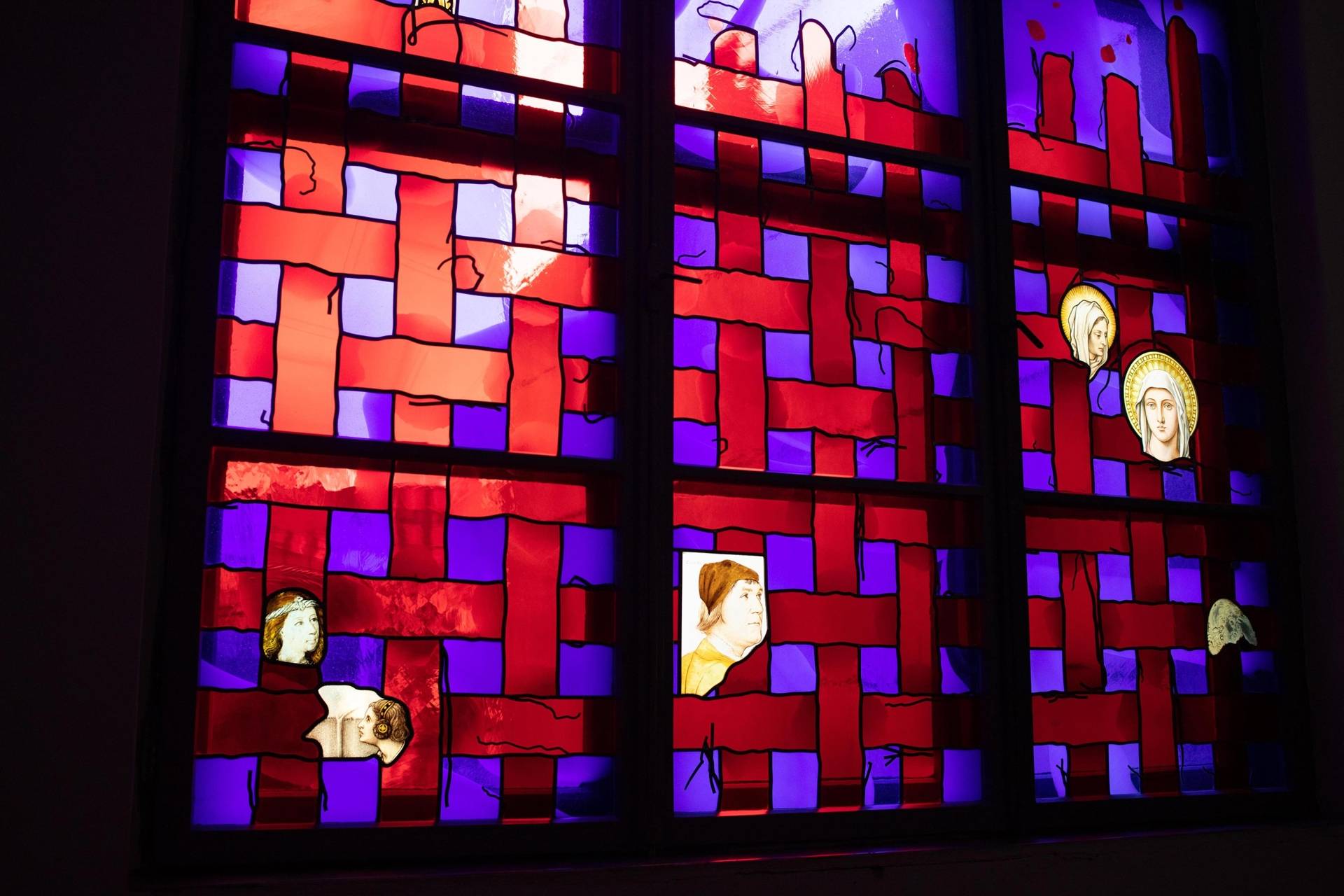 Church windows in Munich | simply Munich