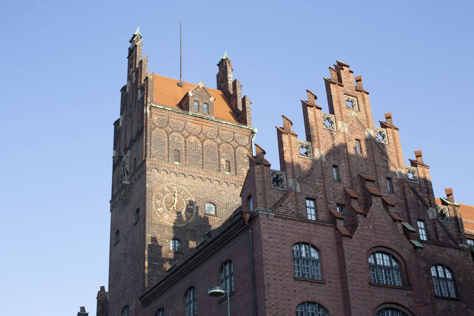 Brick Architecture in Munich | simply Munich