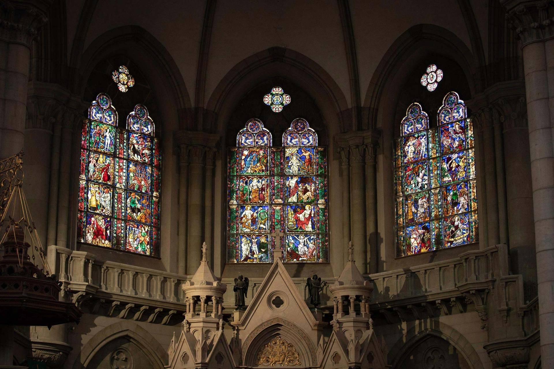 Church windows in Munich | simply Munich