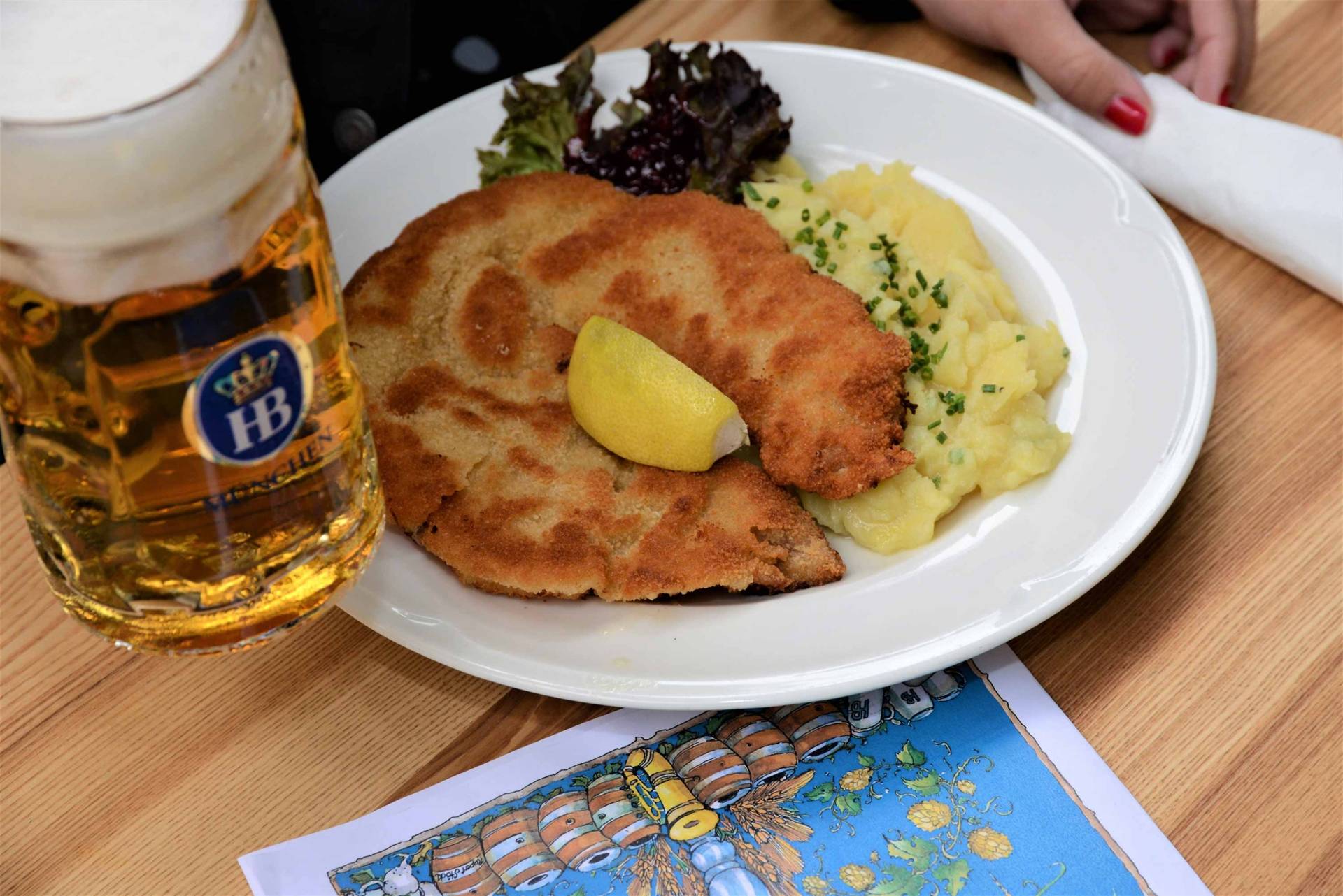 Group tour of the Hofbräuhaus | simply Munich