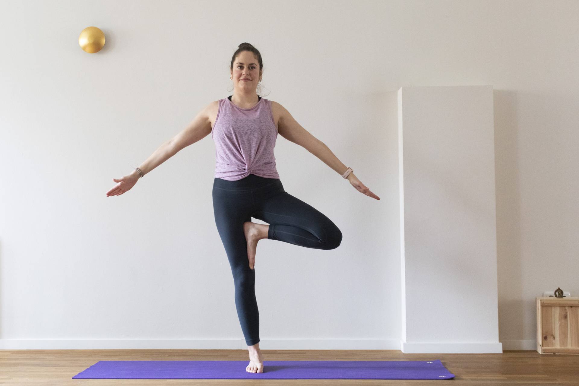 13 Yoga Asanas mit Münchner Flair: Yoga-Übungen für Zuhause | einfach ...