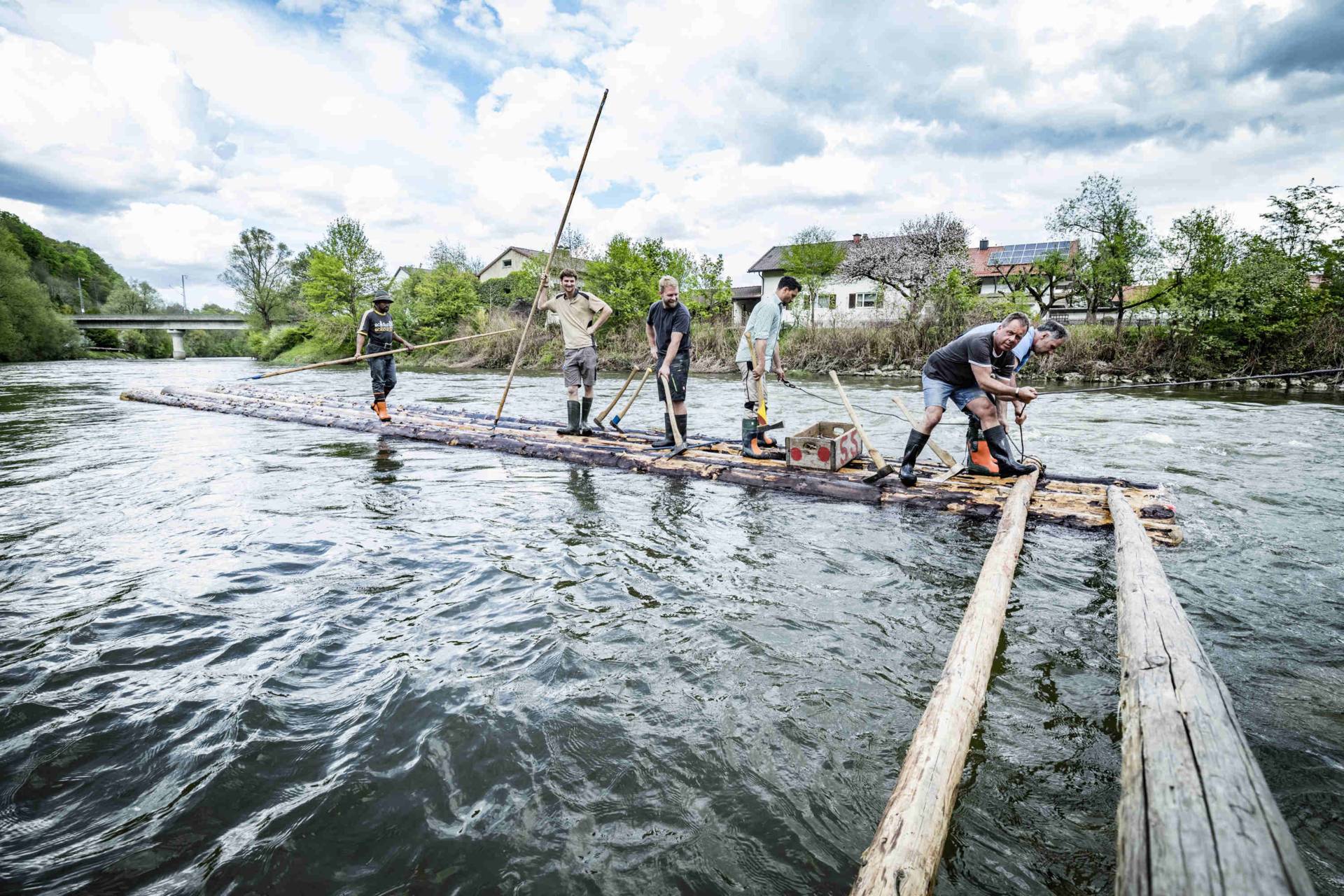 Isarfloßfahrt: Mit dem Floß von Wolfratshausen nach München | einfach ...