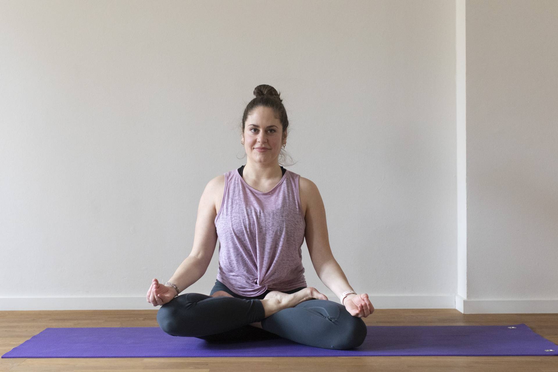 13 Yoga Asanas mit Münchner Flair: Yoga-Übungen für Zuhause | einfach ...